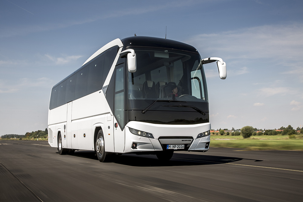 MAN Neoplan Tourliner - Wohnmobile & Reisemobile auf www.careiwo.de